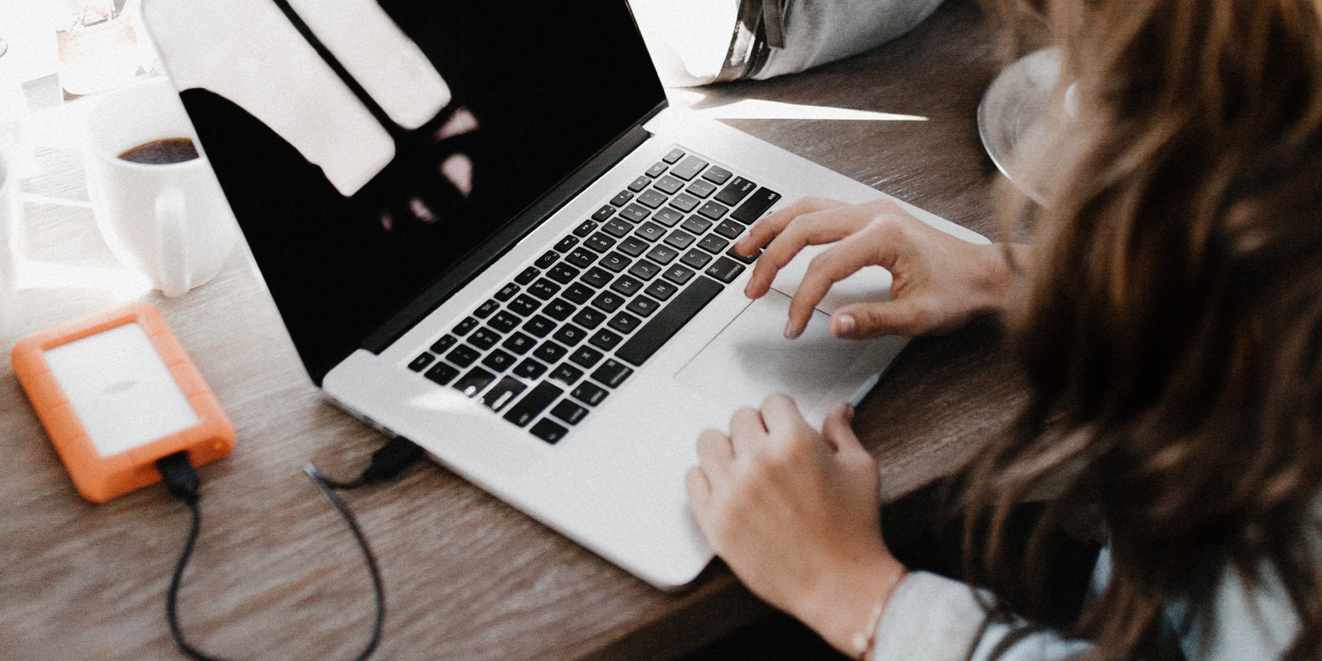 Dehnübungen bei der Arbeit - aktive Pausen vor dem Computer