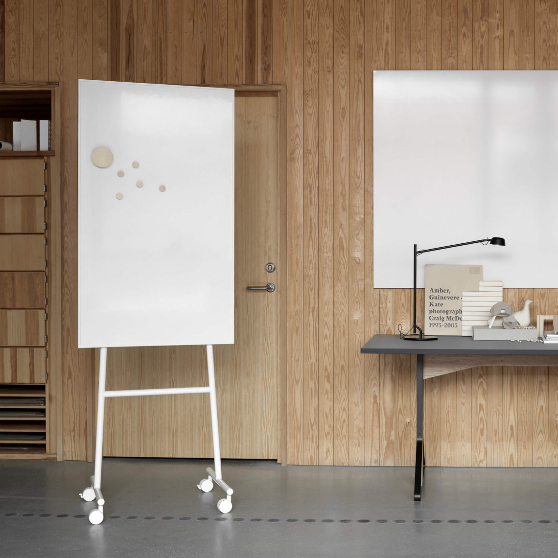 Siirreltävä valkotaulu ONE - pyörillä | DPJ Workspace